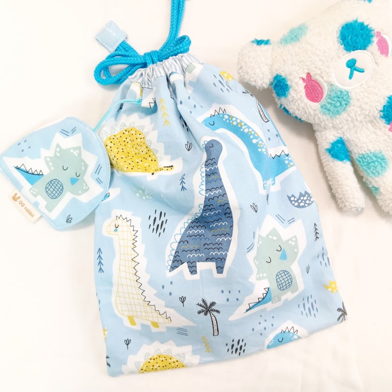 附姓名吊牌。恐龍貼紙。束口袋 尿布袋 衣物袋 QQ rabbit 手工嬰幼兒精品 彌月禮盒｜媽媽包人氣榜 - Pinkoi