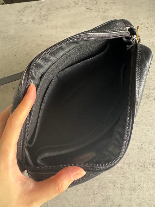 中古の本物のバリーレザークロスボディバッグ 機内持ち込み用 中古の本物のバリーレザークロスボディバッグ 機内持ち込み用