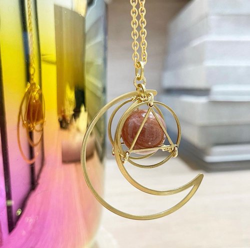 【The Moon】太陽石 月亮 黃銅 頸鏈 水晶頸鍊 中性 SoulMade Awakening Journey｜項鍊人氣榜 - Pinkoi