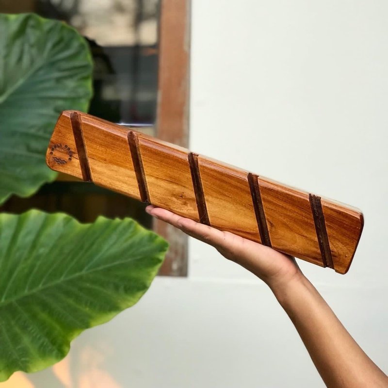 SURFBOARD FIN DISPLAY STAND - 5 FIN TEAK WOOD swellhouse｜其他人氣榜 - Pinkoi