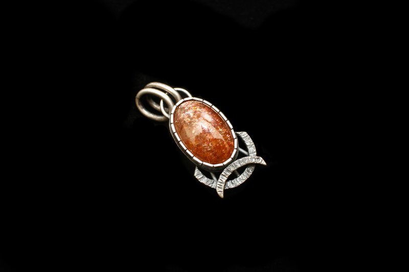 【水晶系列】 高品質金太陽石 925純銀墜 光超強 _ 日士標記 - 設計館 鉍元素 SBI 項鍊 - Pinkoi