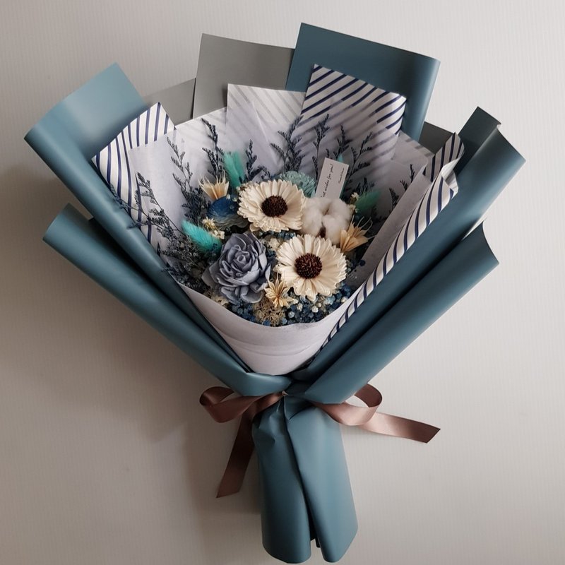 Graduate Dry Flower | Graduation Bouquet | Blue Hawthorn Sunflower ...