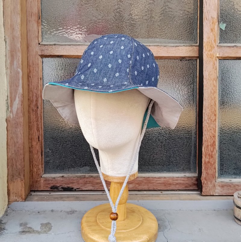 Hand-made double-sided design hat - Shop calf-village Hats & Caps - Pinkoi