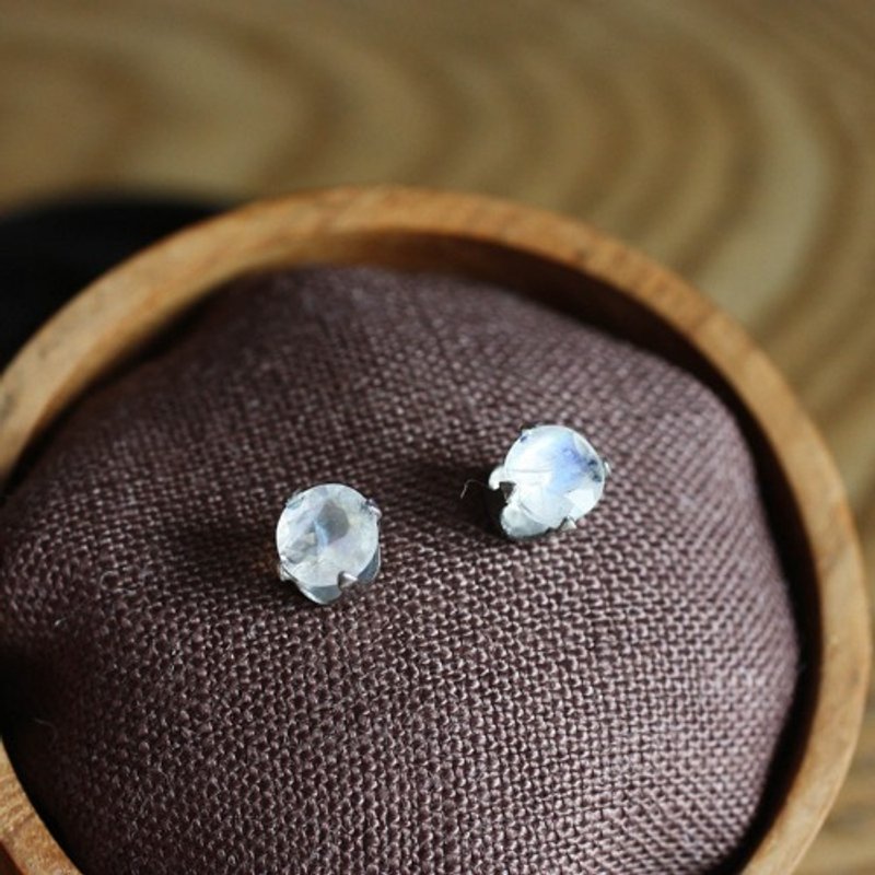 Pinkoi 代購 - No. 605白拉長石耳針(SUS316L, 6mm) Regulus regulus｜耳環/耳夾/耳骨夾人氣榜 - Pinkoi