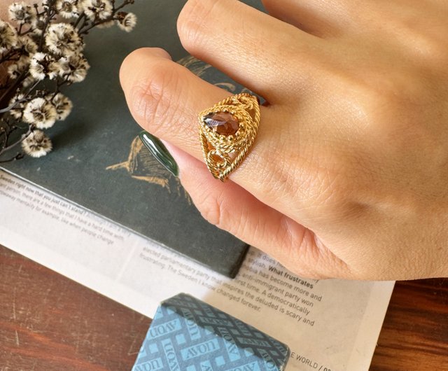 Avon gold ring with diamond store