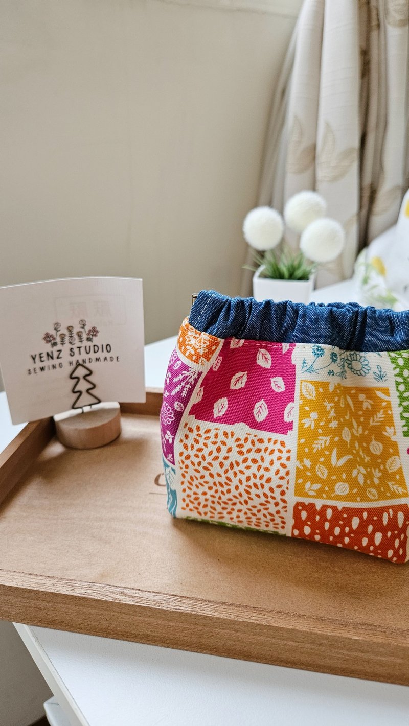 【パームバッグシリーズ】可愛い和柄花柄生地に金鋲の化粧ポーチ収納バッグ - ショップ YENZ STUDIO ポーチ - Pinkoi