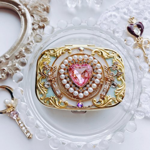 Pill case,case,bijou,kawaiiキラキラ魔法のコンパクト ピルケース Fake sweets momo｜居家收納/收納盒/儲物盒人氣榜 - Pinkoi