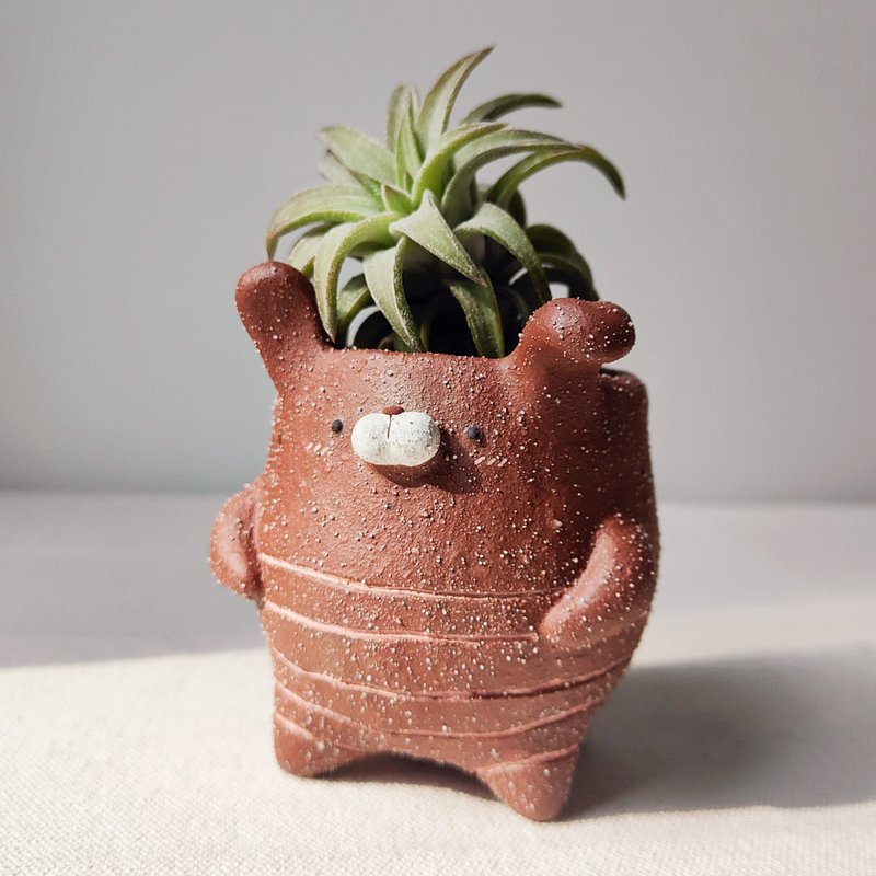 Brown Bunny planter. Handmade terracotta 花盆 - 設計館 Noonster clay village ...