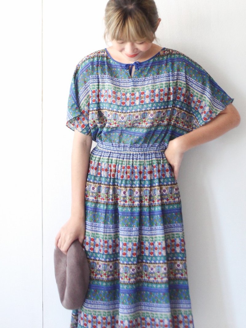 早秋日本製復古圖騰花朵拼接雪紡短袖藍色古著洋裝 REreburn｜洋裝/連身裙人氣榜 - Pinkoi