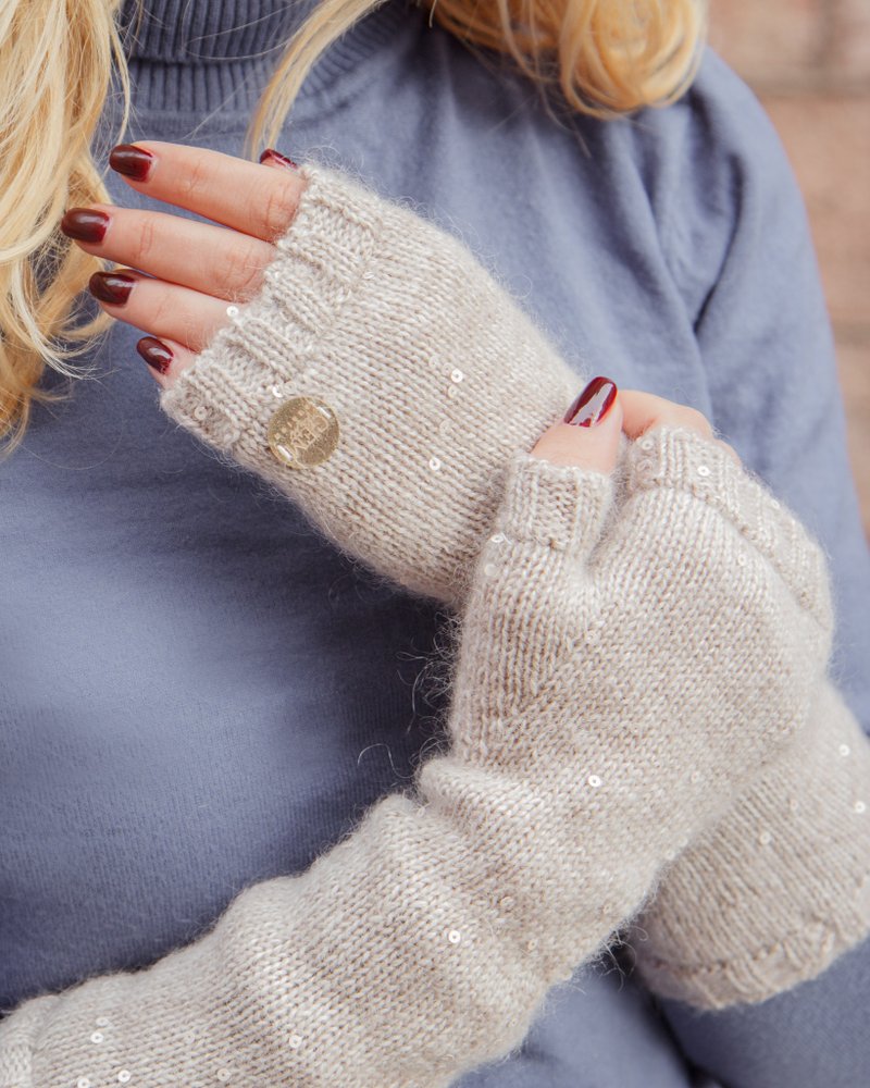 Cashmere with sequins fingerless. Mohair beige arm warmers GemKnitDesign｜手套人氣榜 - Pinkoi