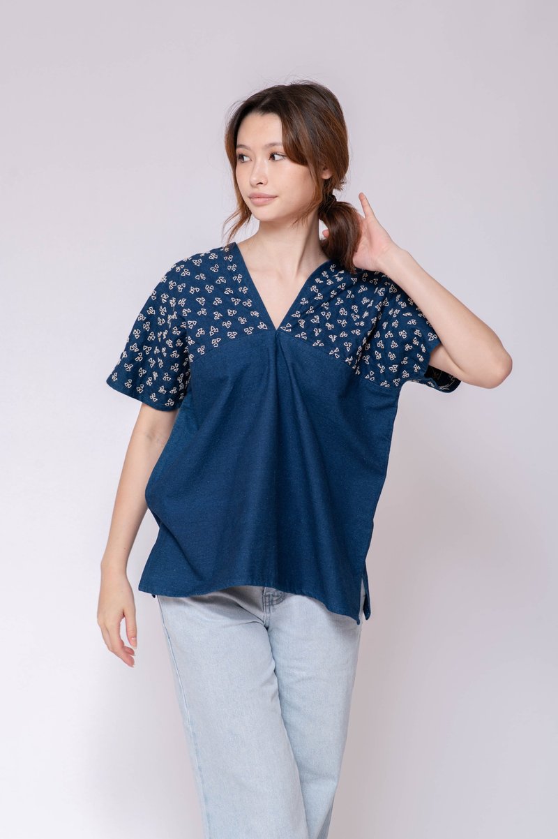 【Amoha】藍染刺子繡上衣 Amoha 阿木禾．解憂室｜女上衣/長袖上衣人氣榜 - Pinkoi