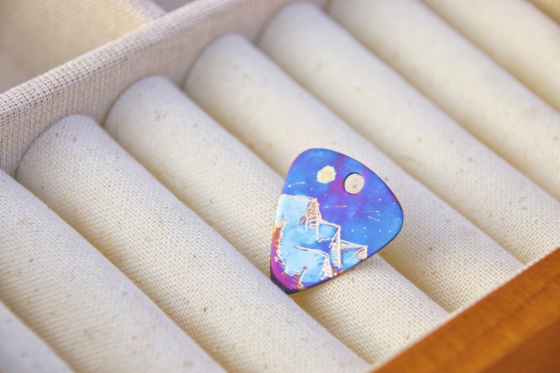手工純鈦吉他撥片guitar pick─願 /免費雷雕刻字 吾島製鈦 wootopia titanium studio｜吉他配件人氣榜 - Pinkoi
