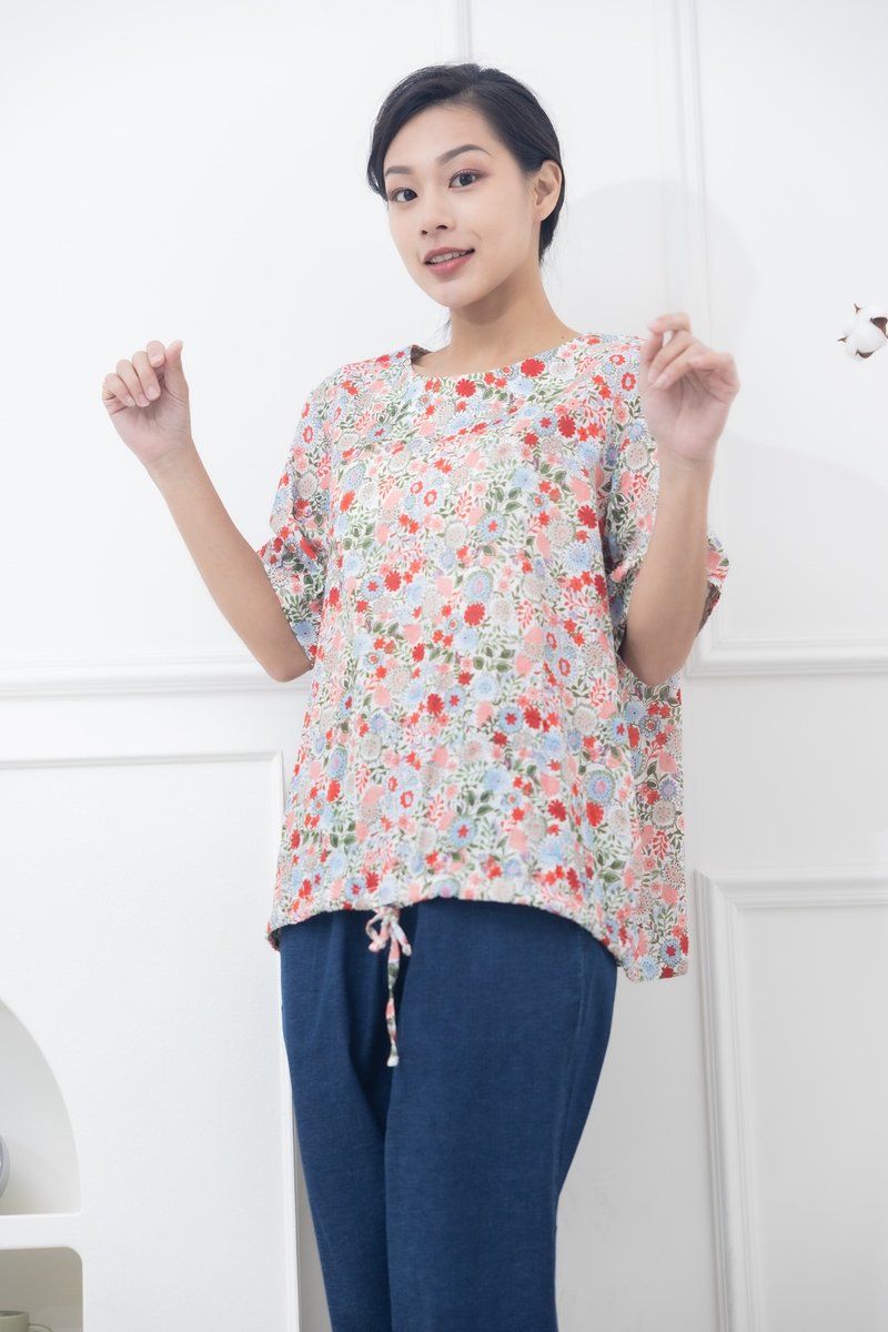 紅藍白小碎花衣襬抽繩上衣 白色 Meya 編縫編織｜女 T 恤人氣榜 - Pinkoi