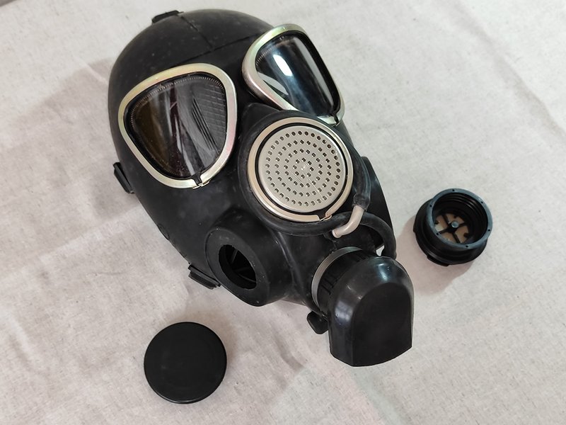 Vintage Soviet Russian USSR Military PMK-2 Gas Mask SIZE 1 , 2 NEW ...