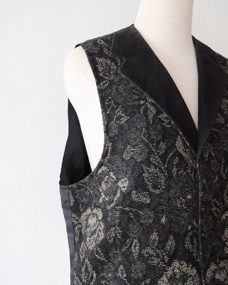 日本製復古花朵織紋黑灰色古著背心 REreburn｜女上衣/長袖上衣人氣榜 - Pinkoi