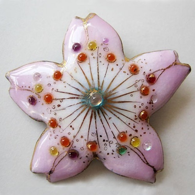 桜1の七宝焼ブローチ - 設計館 Uncle Z, Cloisonne enamel studio 胸針 - Pinkoi