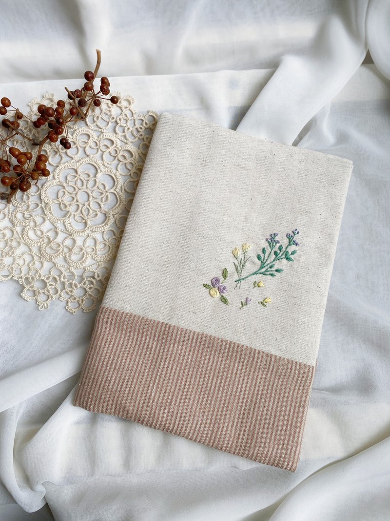 【芳小姐手作】手工刺繡 A5 書衣/書套/手帳 聖經版 好日。手作｜筆記本/手帳人氣榜 - Pinkoi