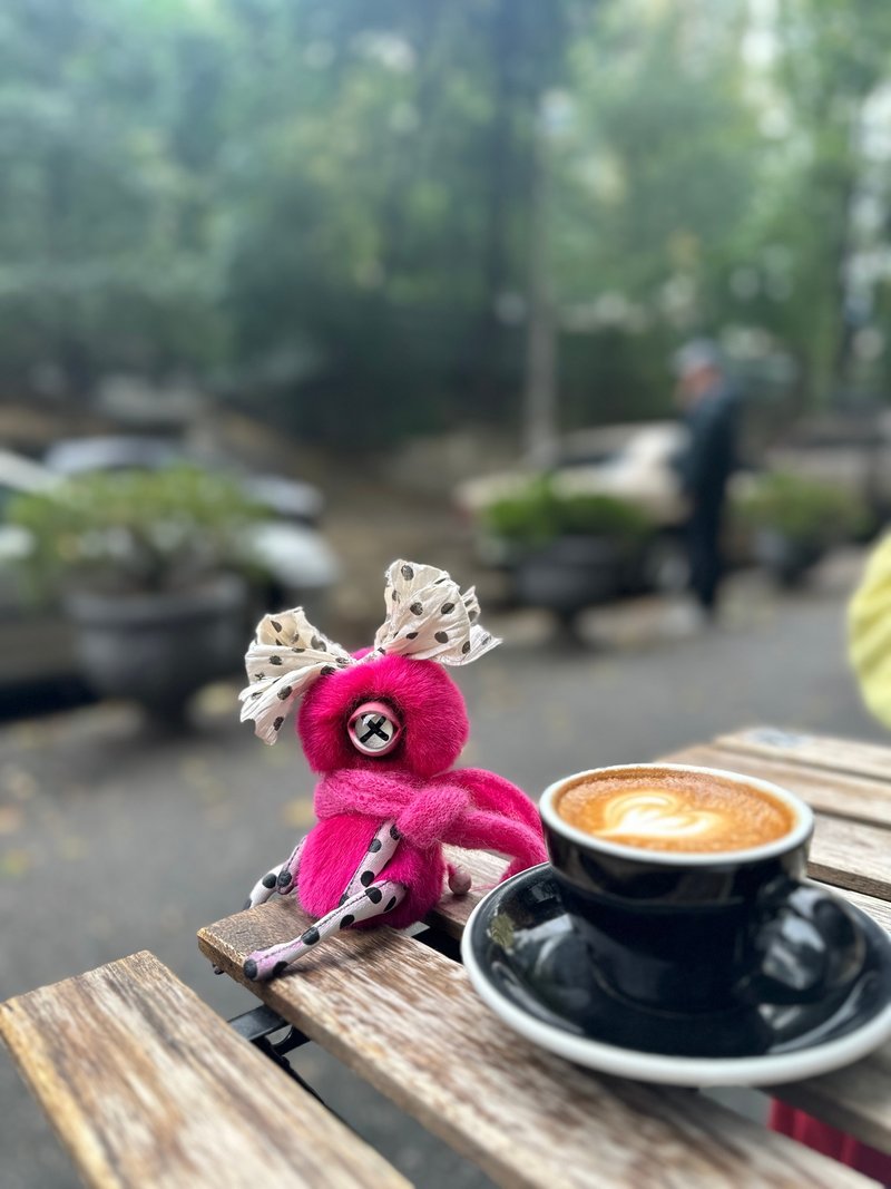 Pink mini cyclops_READY TO SHIP! - 設計館 Cyclops by Julia Golub 玩偶/公仔 ...