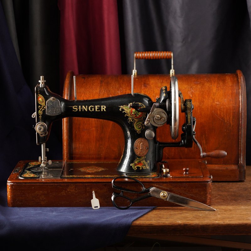 Vintage Singer 128K mechanical sewing machine - Shop L&R Antiques and ...