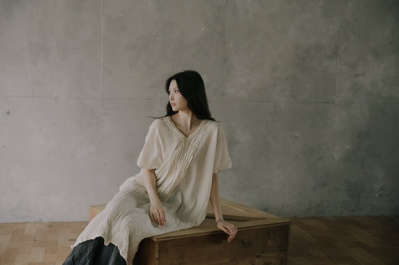 V領紗布棉洋裝-白 Amoha 阿木禾．解憂室｜洋裝/連身裙人氣榜 - Pinkoi