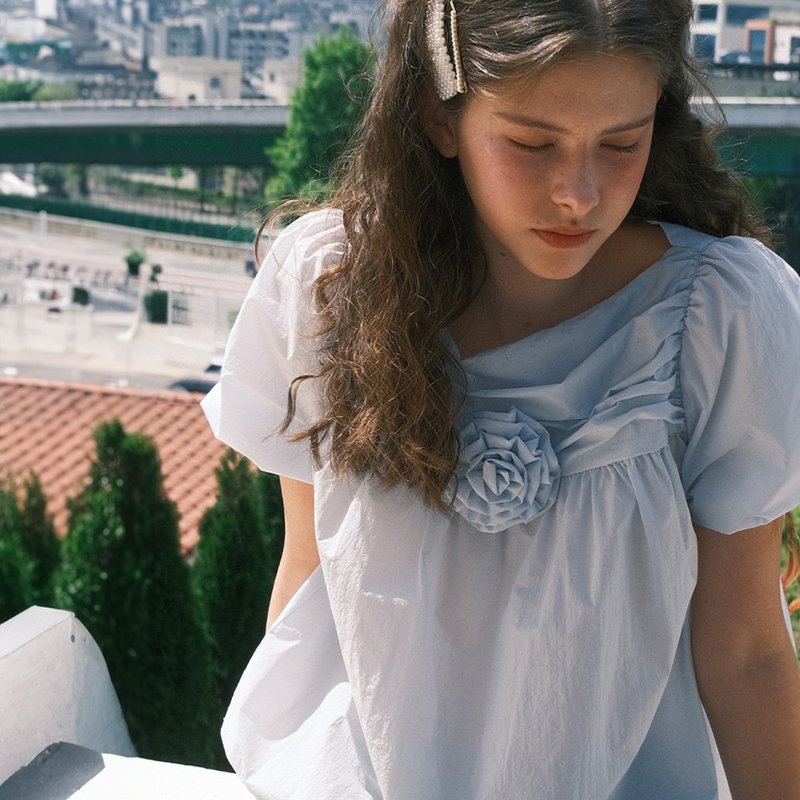 Volume-Shirring Corsage Blouse (2c) VITALSIGN｜女上衣/長袖上衣人氣榜 - Pinkoi