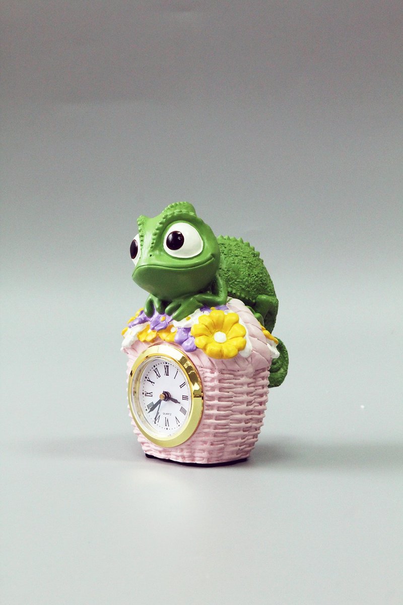 Japanese Disney design Rapunzel Rapunzel pet chameleon Pascal table ...