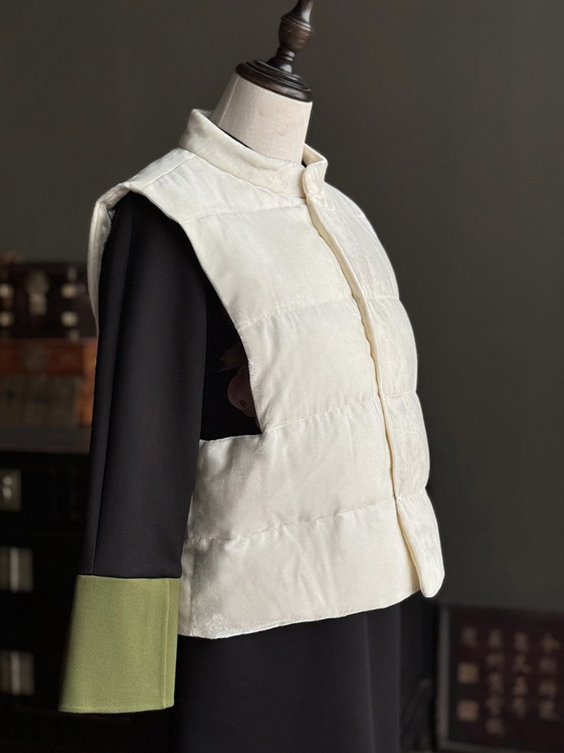 和合/90白鵝絨羽絨 復古中國風馬甲 RECLUSE｜女大衣/外套人氣榜 - Pinkoi