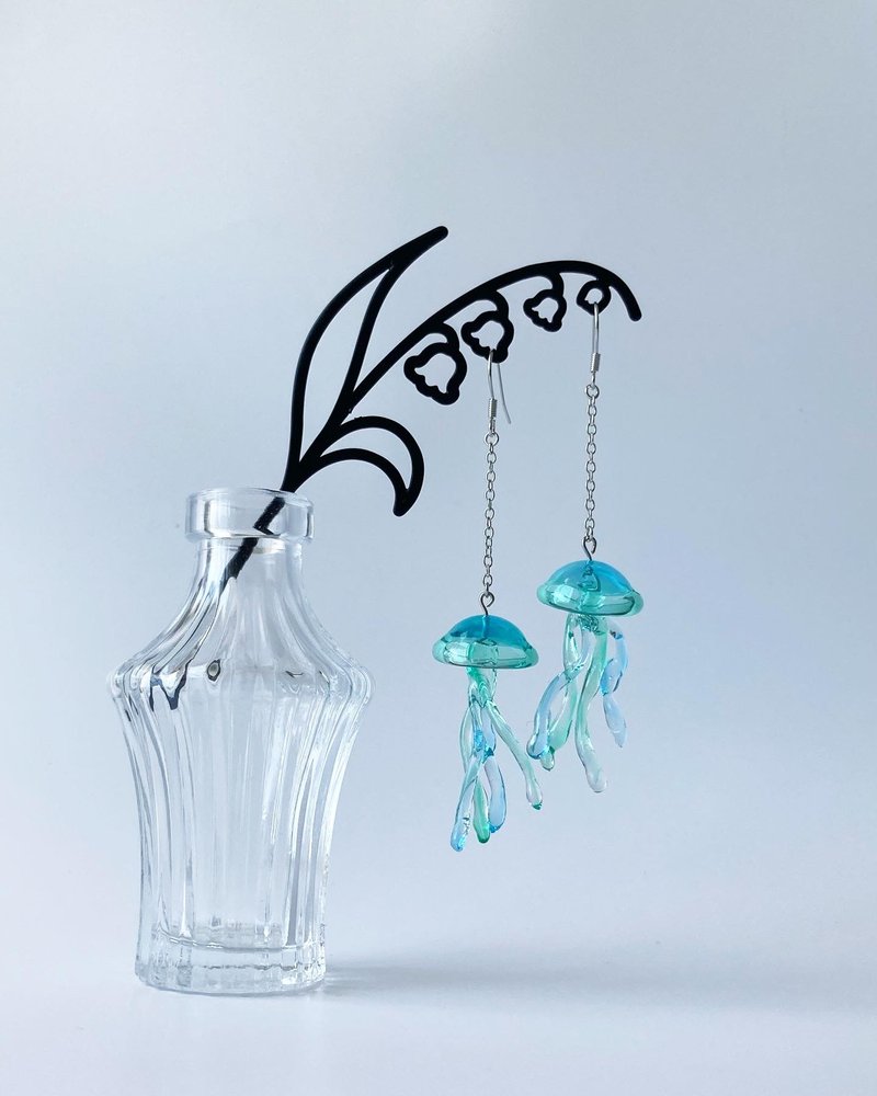 クリアクラゲ360度 ~翠玉~ utakata｜耳環/耳夾/耳骨夾人氣榜 - Pinkoi