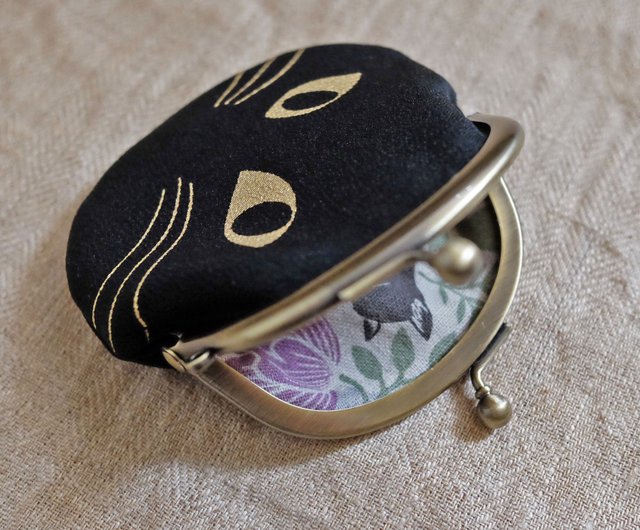 Unusual coin purses store