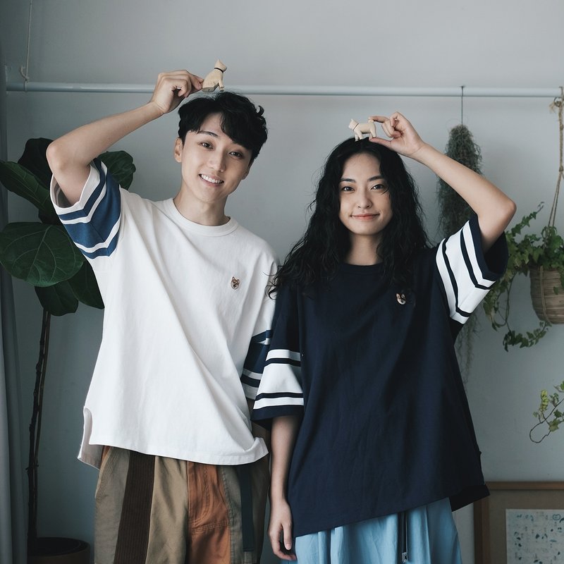 【情侶裝】P仔間條手袖寬鬆Tee - 白色//深藍色 (TP777) - 設計館 ad-lib 男 T 恤 - Pinkoi