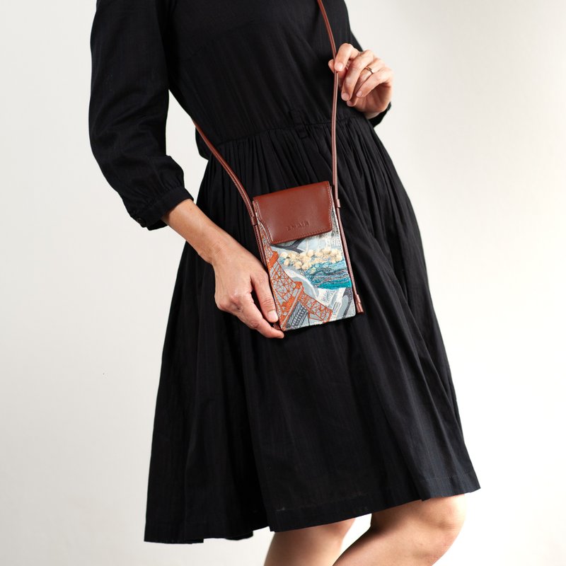 One-of-a-Kind Embroidery Phone Bag - The Seine River No. 1 - 設計館 emaircraft 其他 - Pinkoi